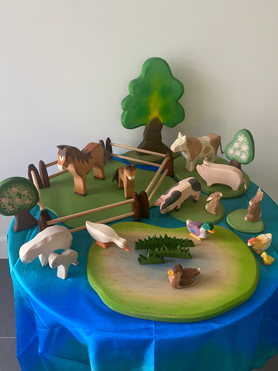 Small World Play-Farm – Play to Learn